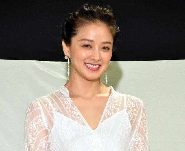 中越典子、母になり「感情が豊かになった」 第1子出産後初公の場 Ameba News [アメーバニュース]